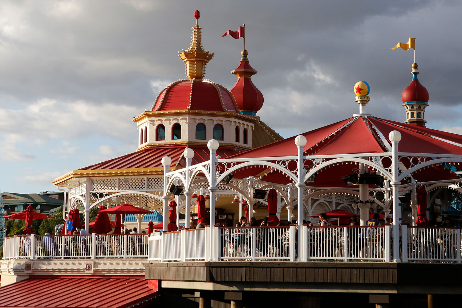 Boozyland: The Best Bars of the Disneyland Resort