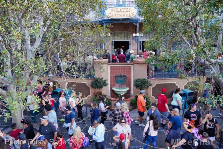 Disneyland Update - Packed! Huge Crowds Return to Disneyland
