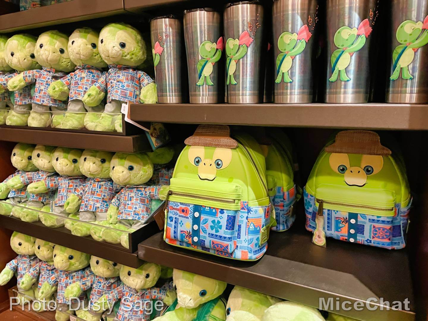 Disney Merchandise Update: Hula for the Holidays