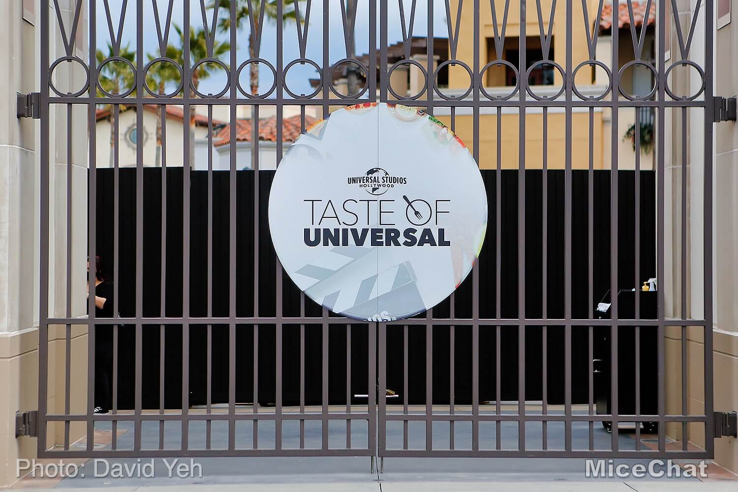 Taste of Universal Studios Hollywood 1 Entry Gate Event Sign-micechat ...