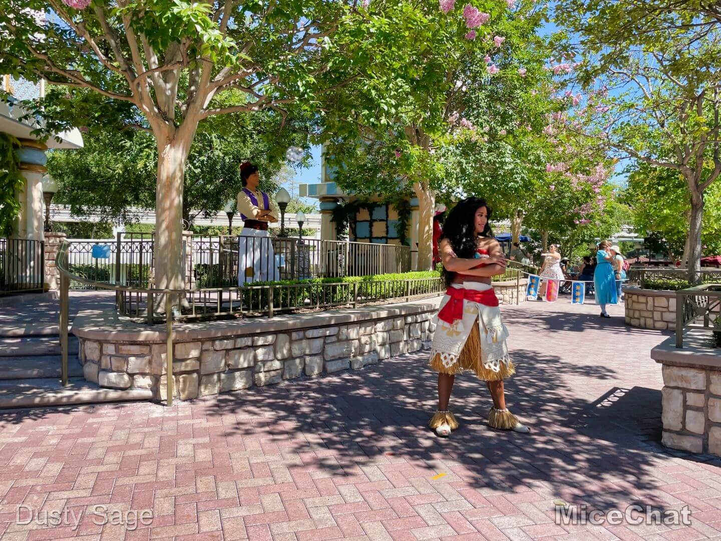 Disneyland Fantasyland Characters Moana Aladdin wendy ams crossed ...