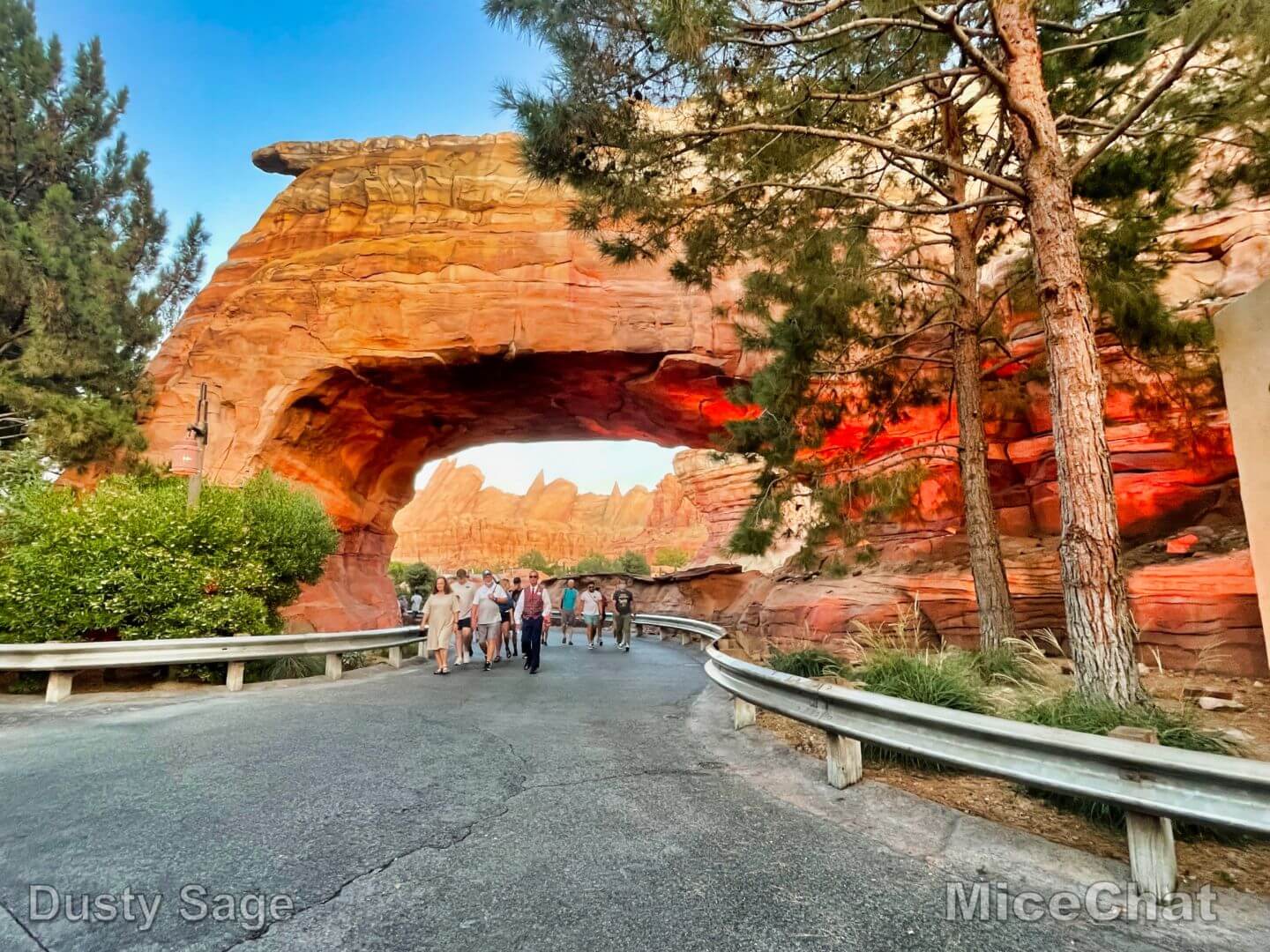 DCA Cars Land Arch-micechat - MiceChat