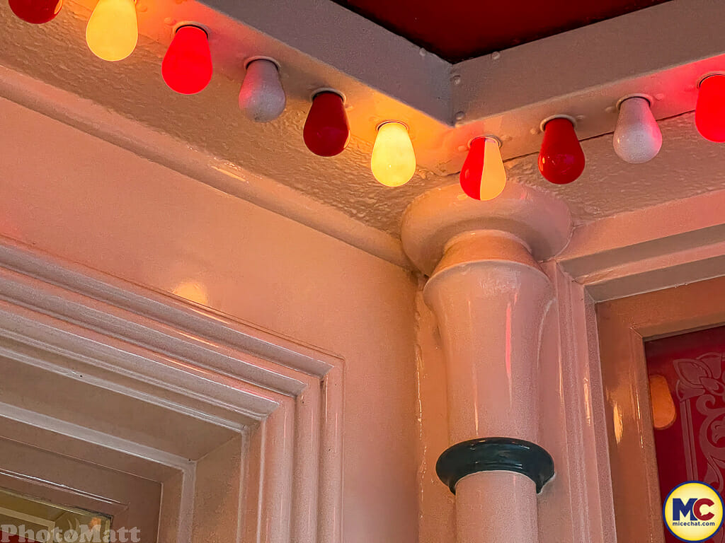MiceChat - Disneyland - Main Street USA - Coke Refreshment Corner - Red ...