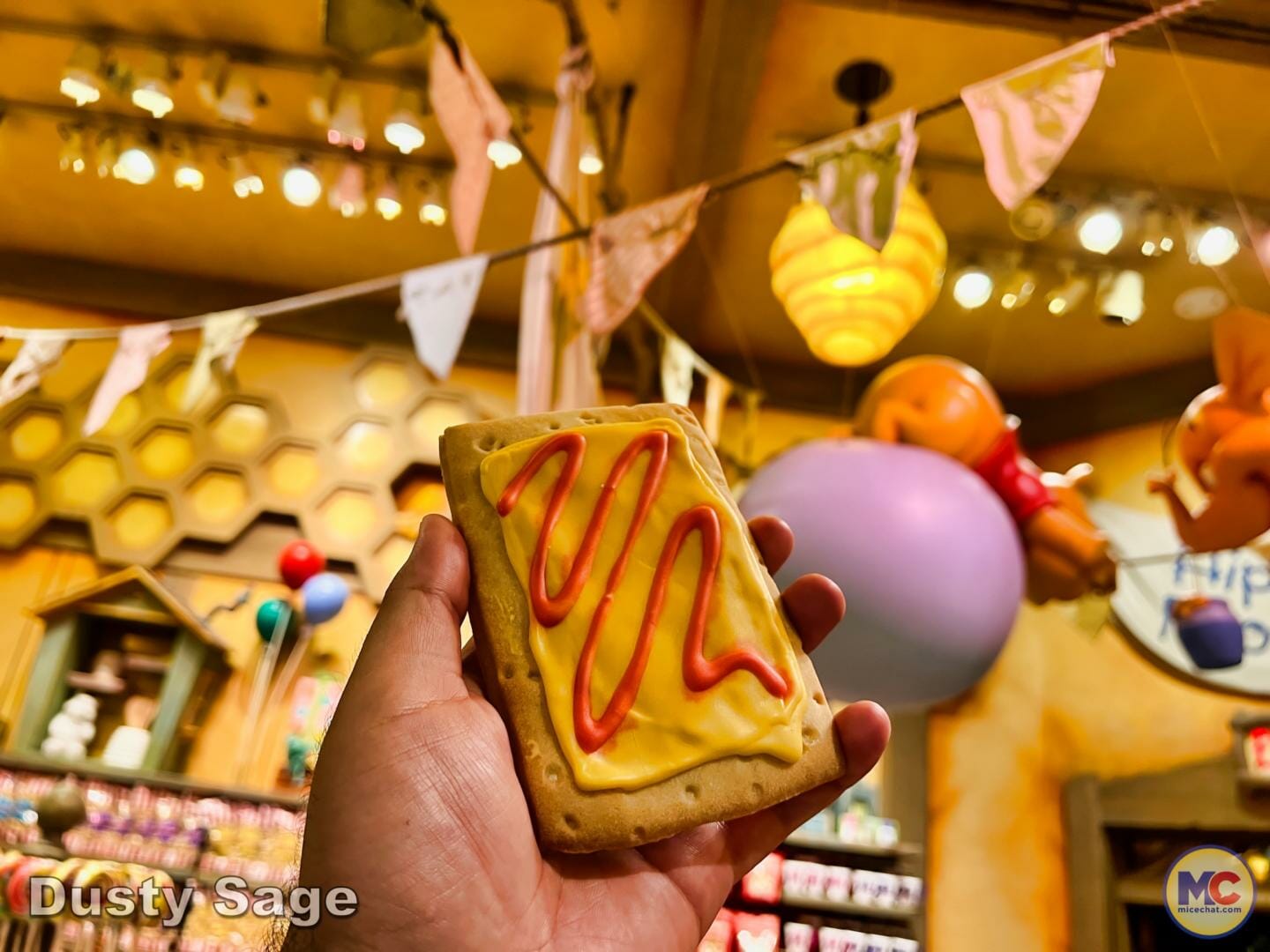 Disneyland Food Hand Pie Winnie the Pooh 1-micechat - MiceChat