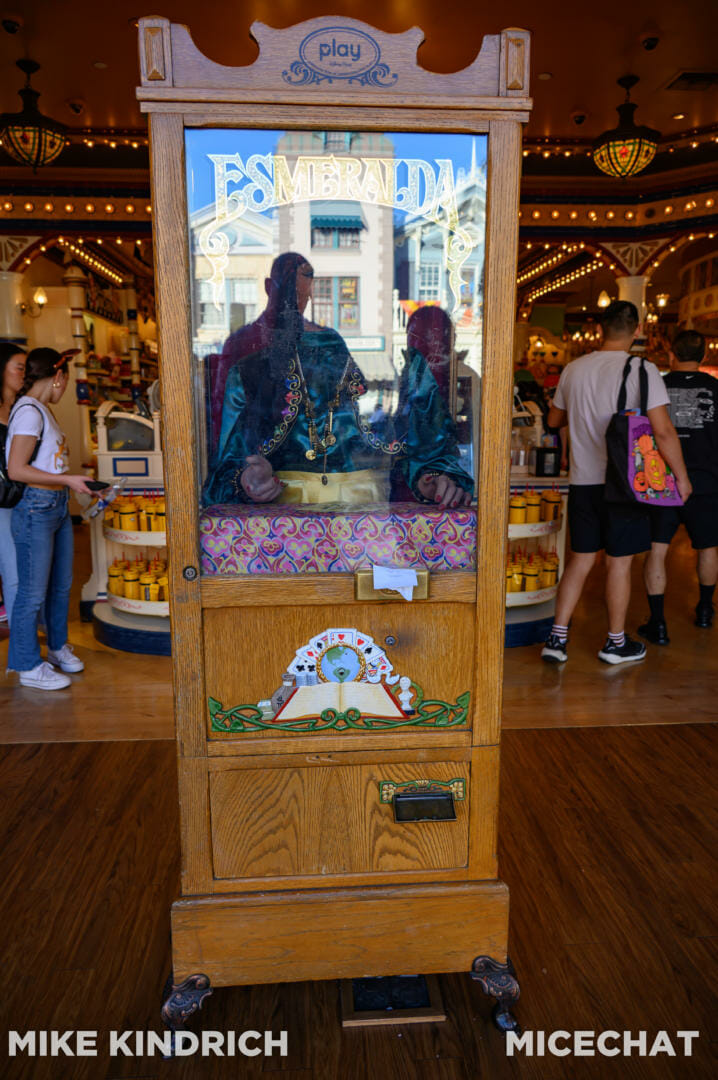 Disneyland_Main Street_Crystal Arcade_Esmeralda_Out of Order (1 of 1 ...