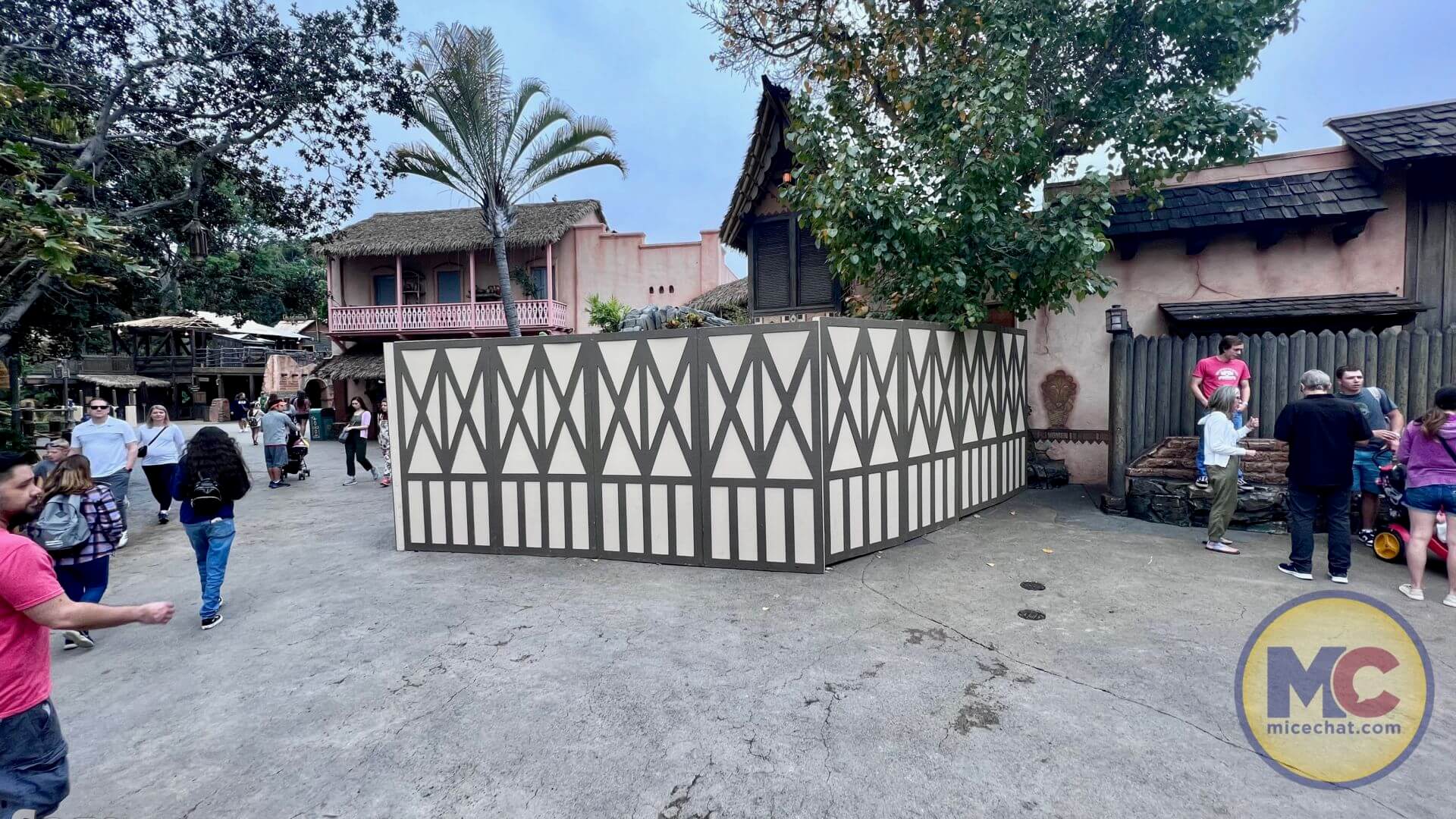Disneyland Adventureland Pipe Burst - MiceChat