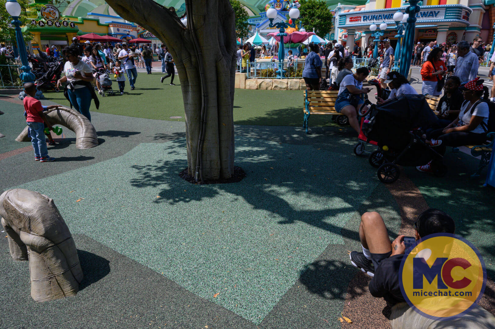 Disneyland_Toontown_Walt's Wishing Tree Uncovered (1 of 1) - MiceChat