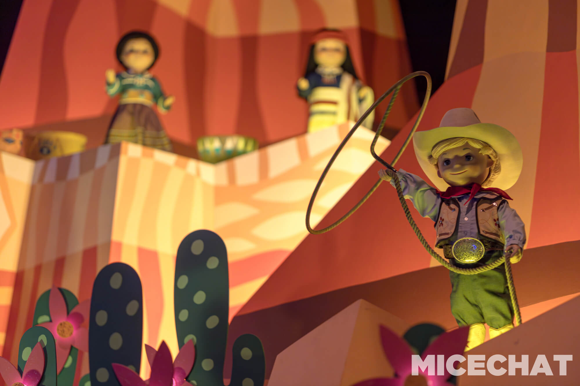 009_Disneyland_it's a small world - MiceChat