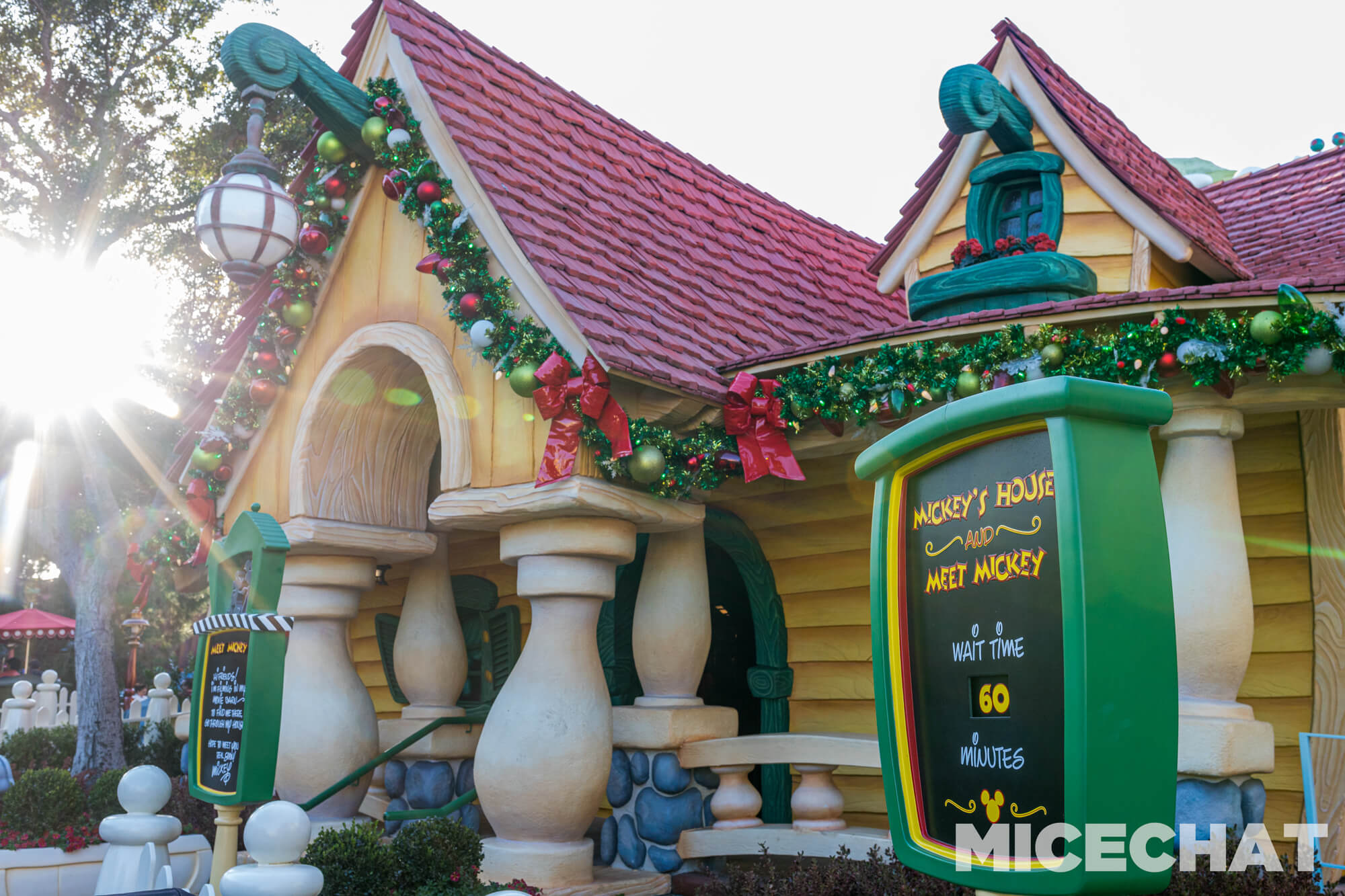 061_Disneyland_Mickey's House holidays - MiceChat