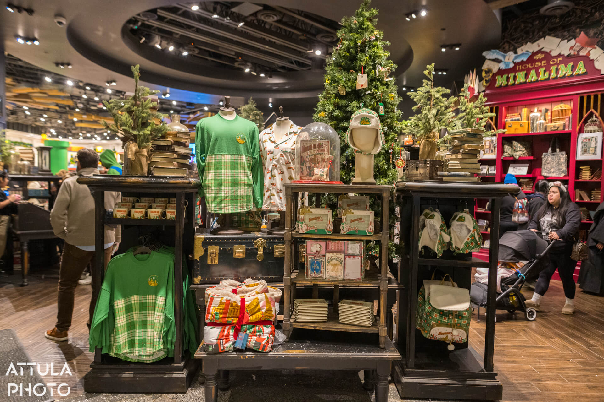 101_Universal Studios Hollywood Christmas 2024_Harry Potter merchandise ...