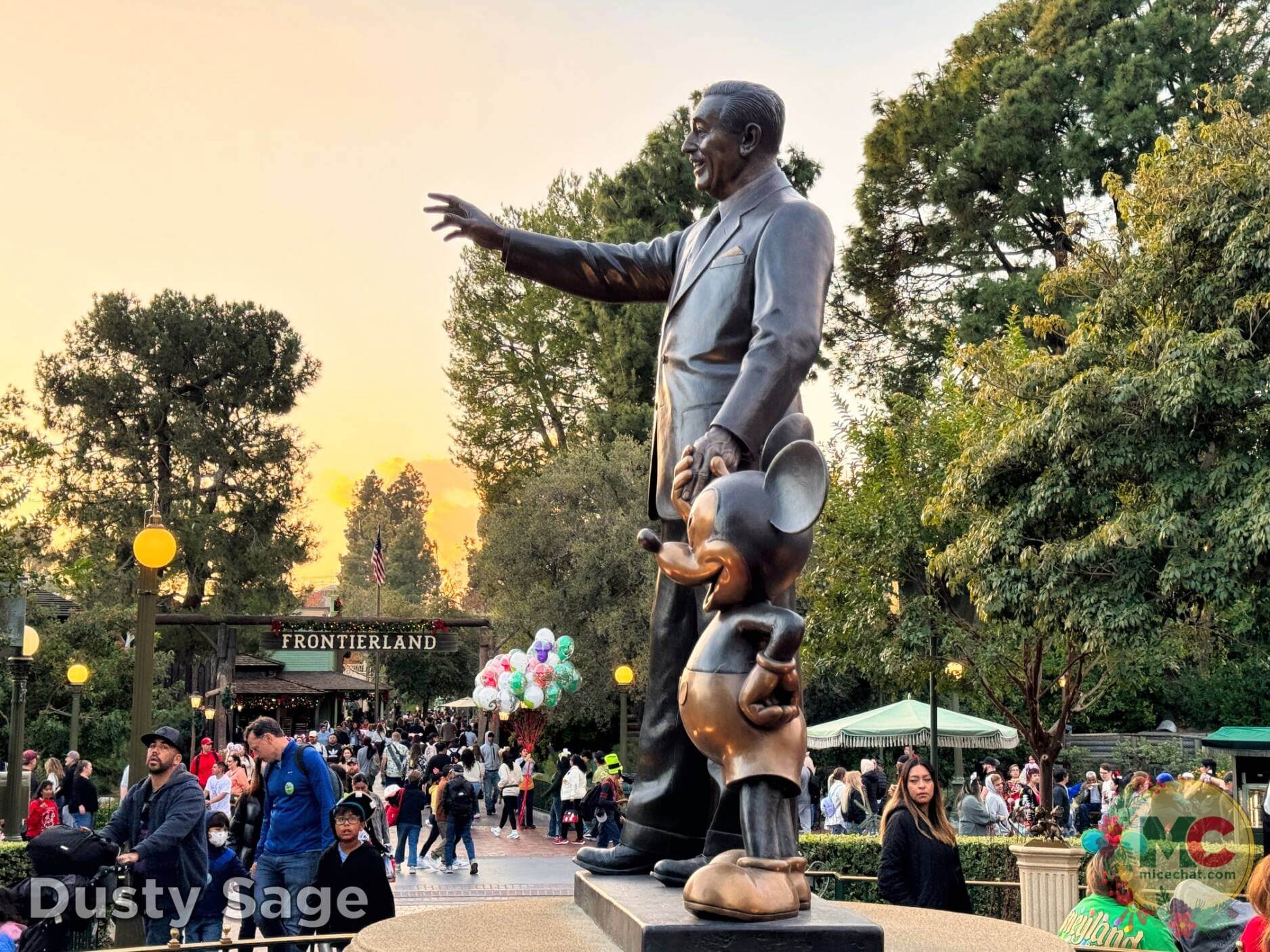 Disneyland News Beauty Walt Mickey Sunset Micechat Micechat