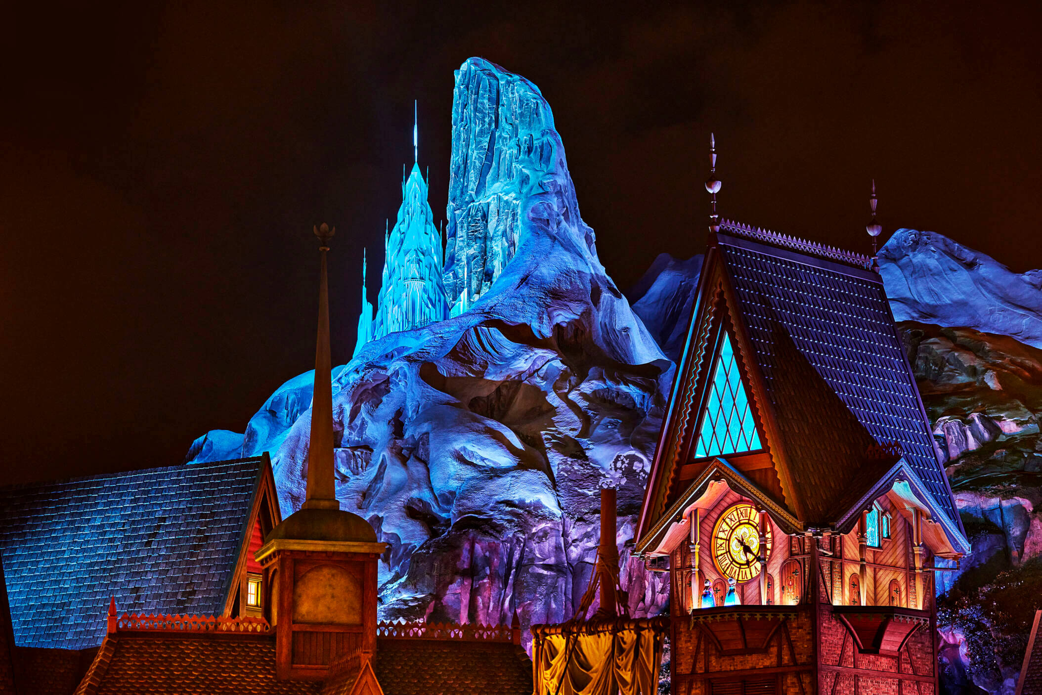HKDL_World of Frozen_Clock Tower_02 - MiceChat