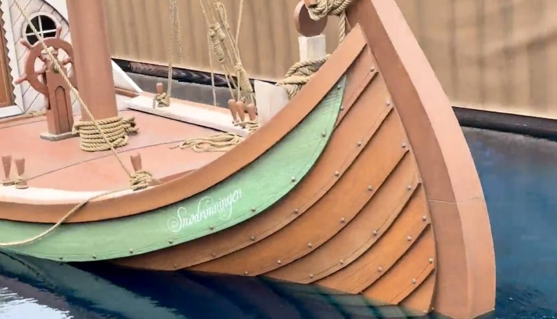 World of Frozen - Anna's Boat - MiceChat