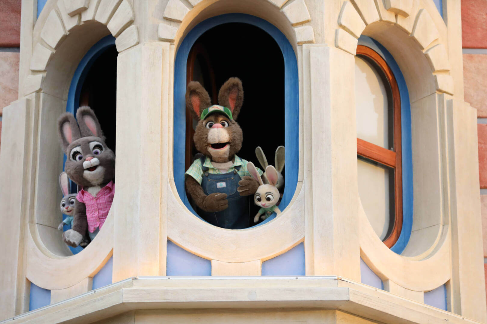 Try Everything: Shanghai Disneyland's Zootopia Land Roars to Life!