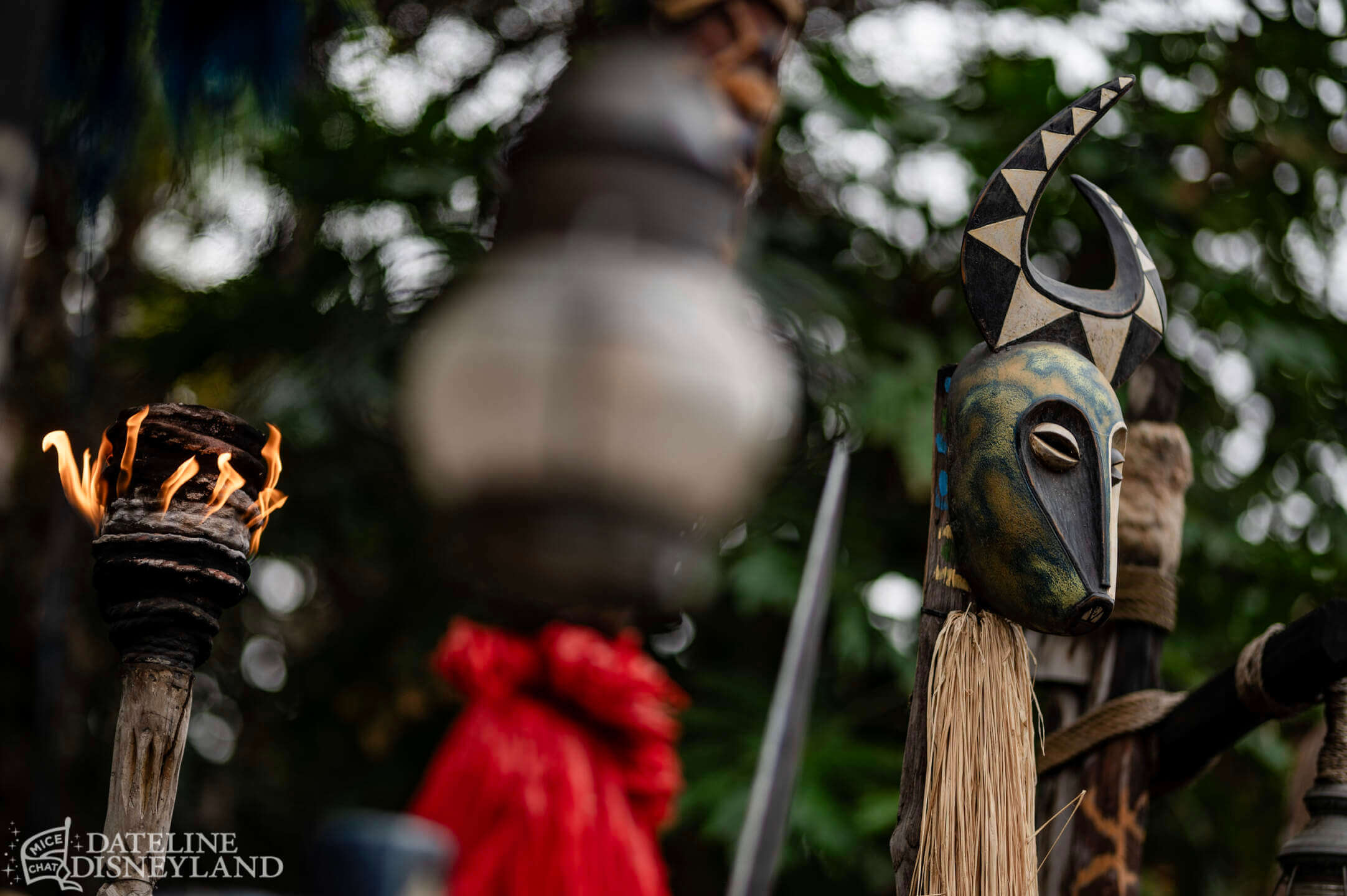 Disneyland Adventureland bridge decorations tribal mask torch DSC_2055 ...