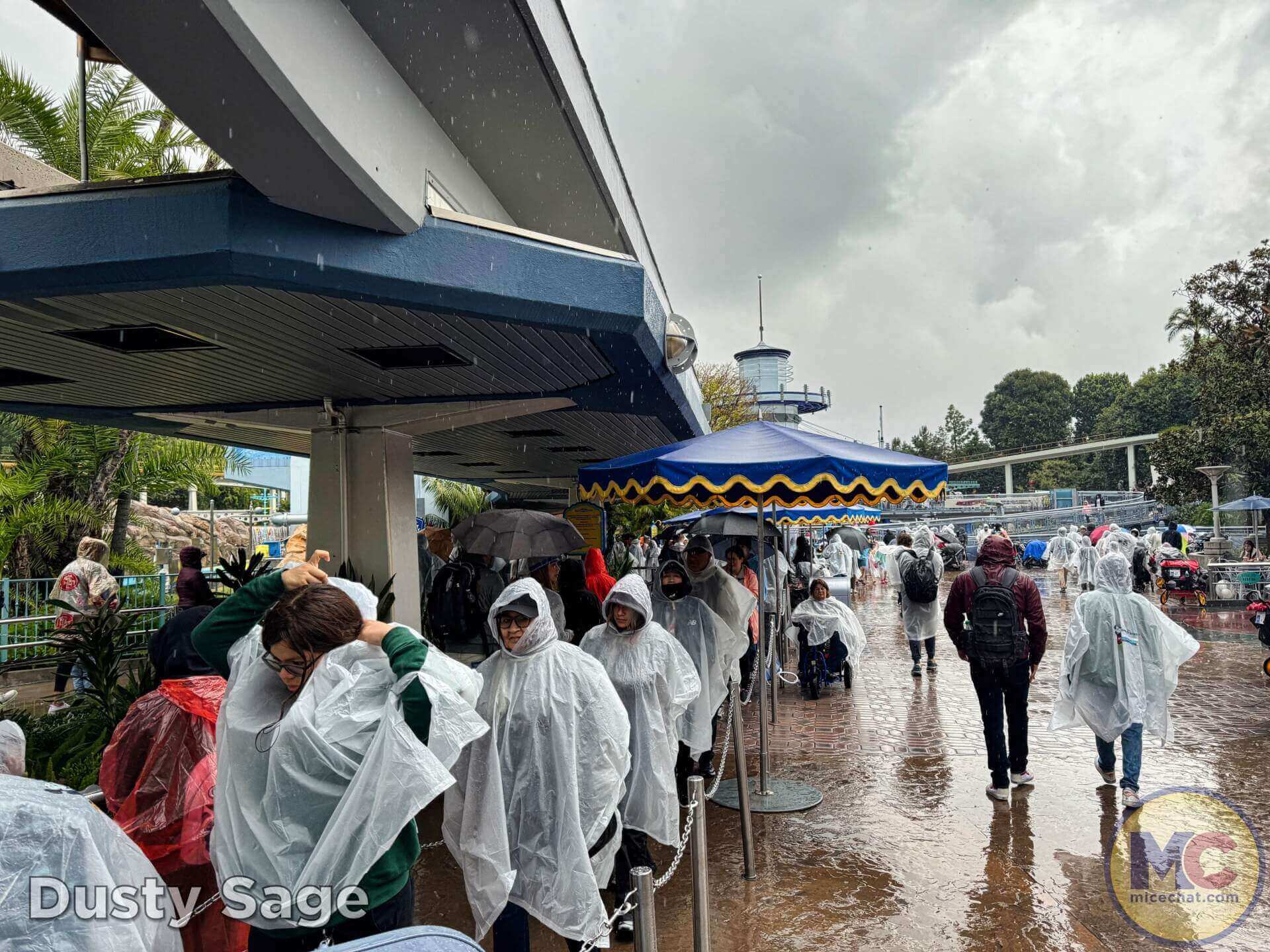 Disneyland-Rain Tomorrowland 1- MiceChat - MiceChat