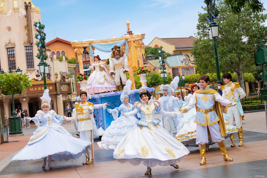 Shanghai Disneyland Spring News: Blooms, Treats & Crazy Yoga!