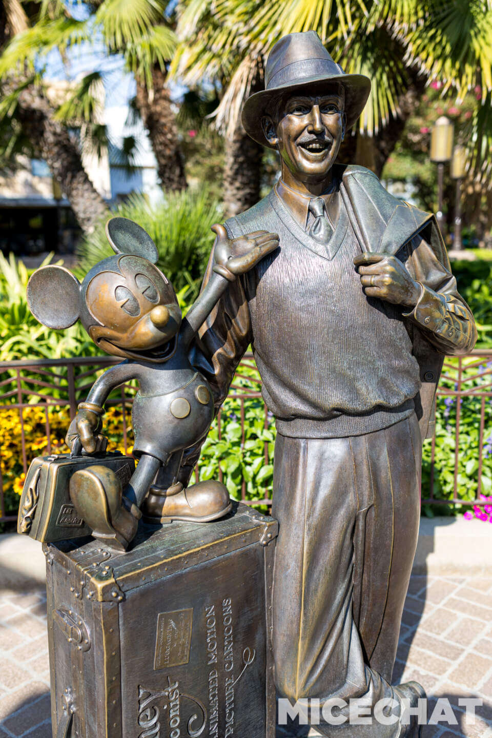 010_Disney California Adventure_Storytellers Statue - MiceChat