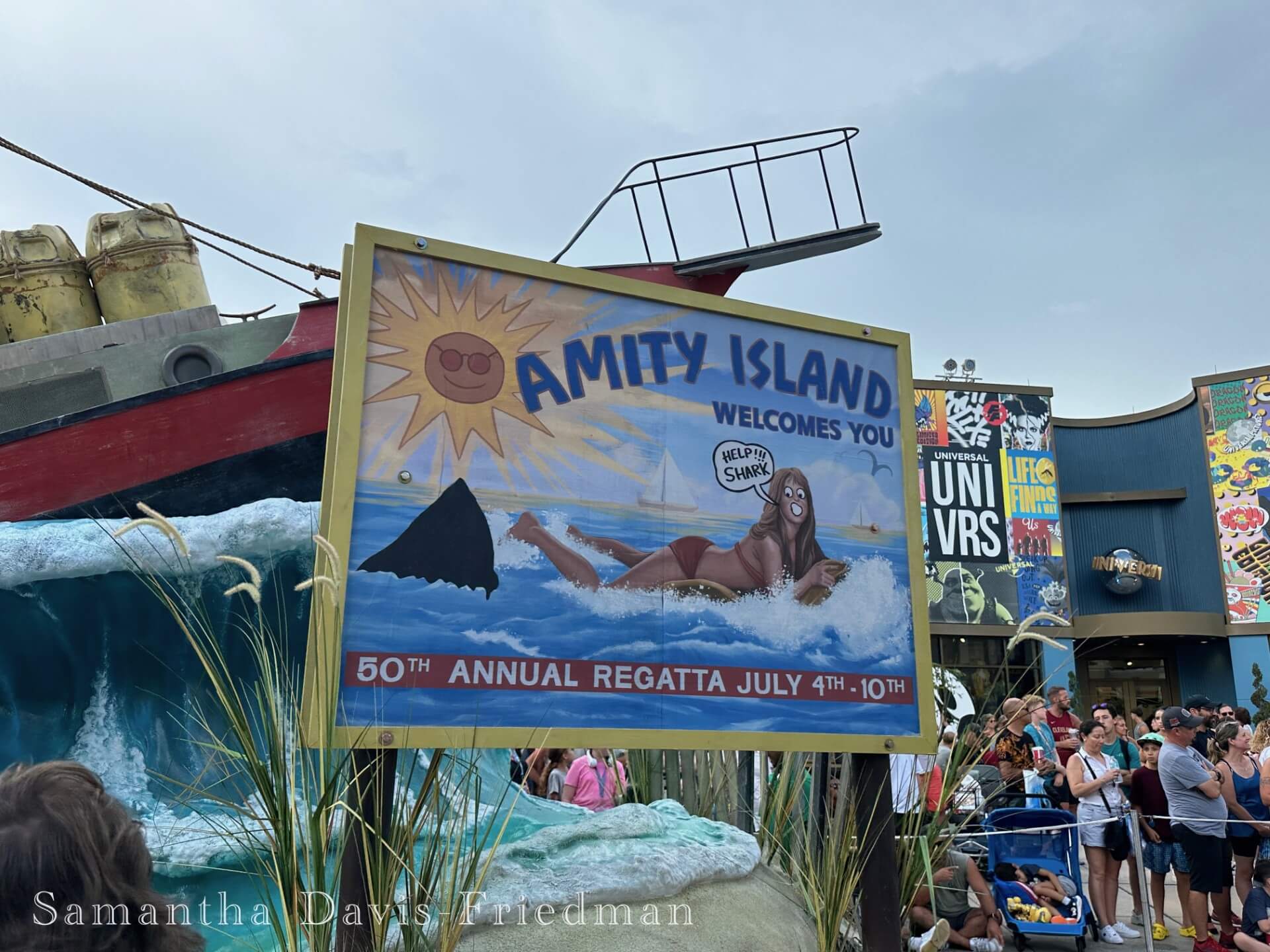 Universal Orlando - Parade - Jaws billboard - MiceChat