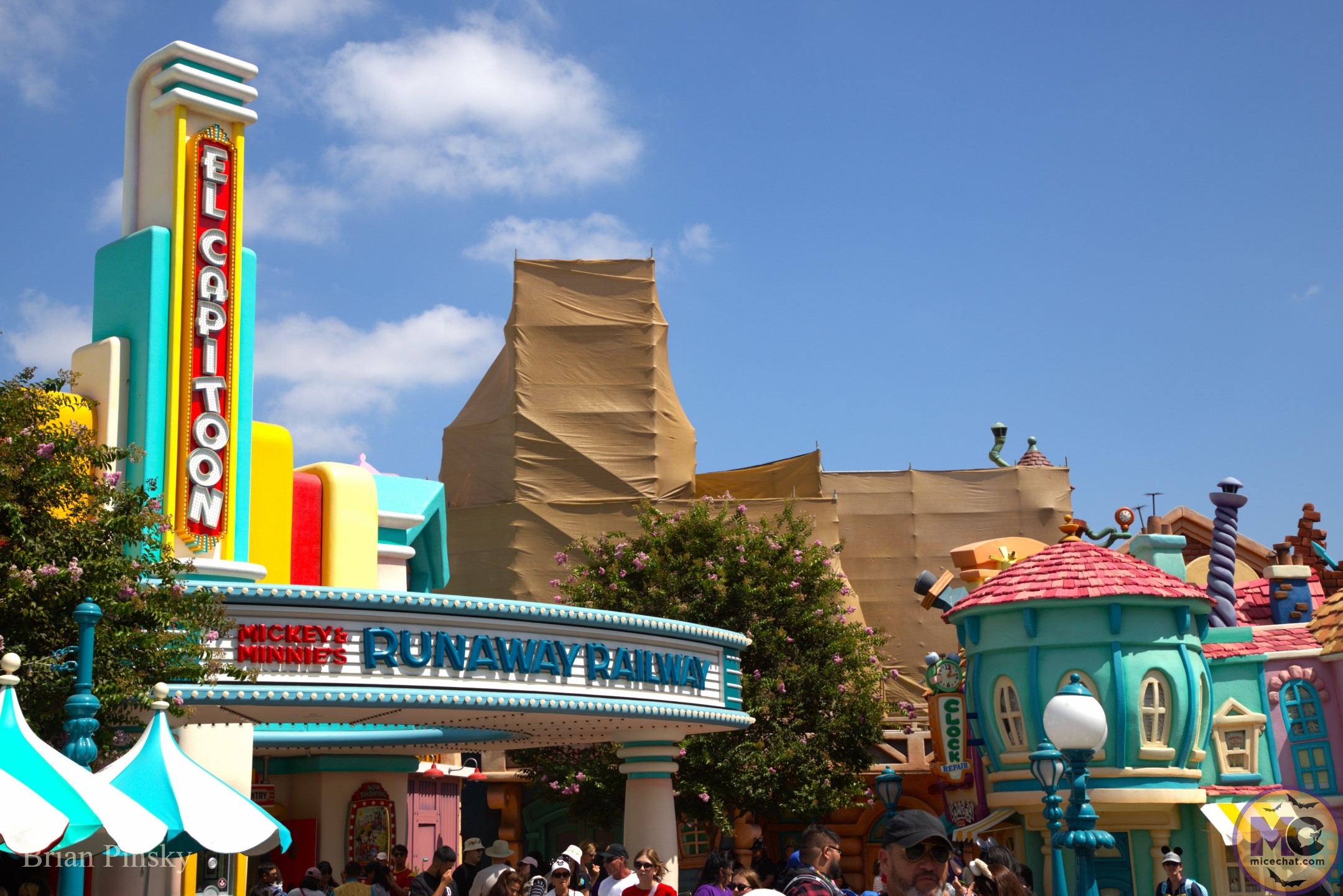 Disneyland_Toontown Powerhouse_Front - MiceChat