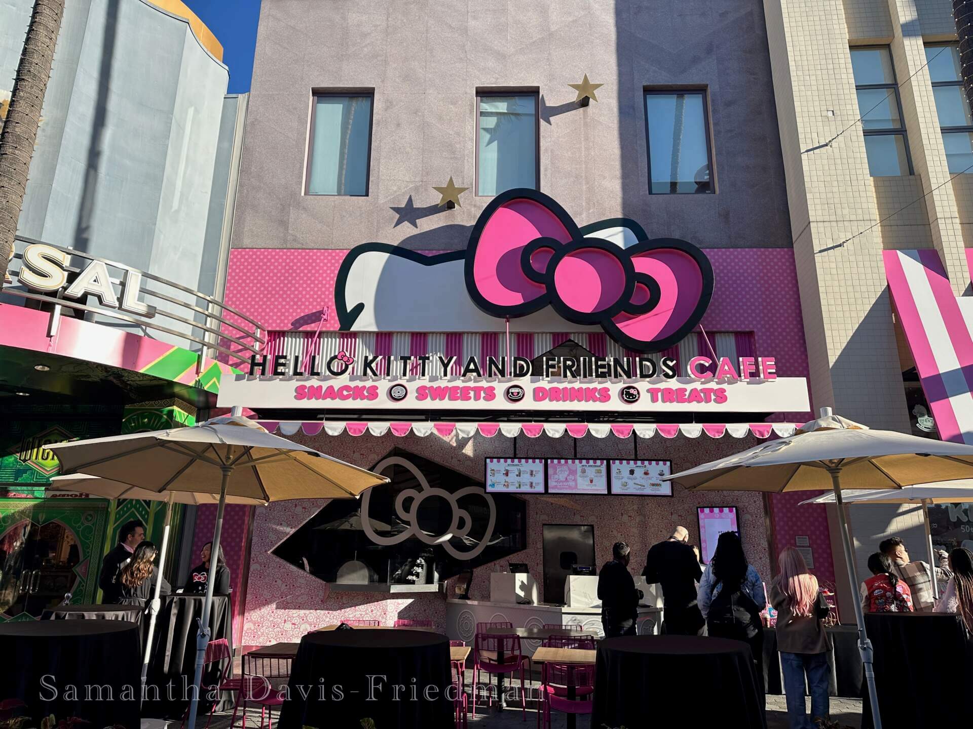Universal Studios Hollywood - Hello Kitty and Friends Cafe - MiceChat