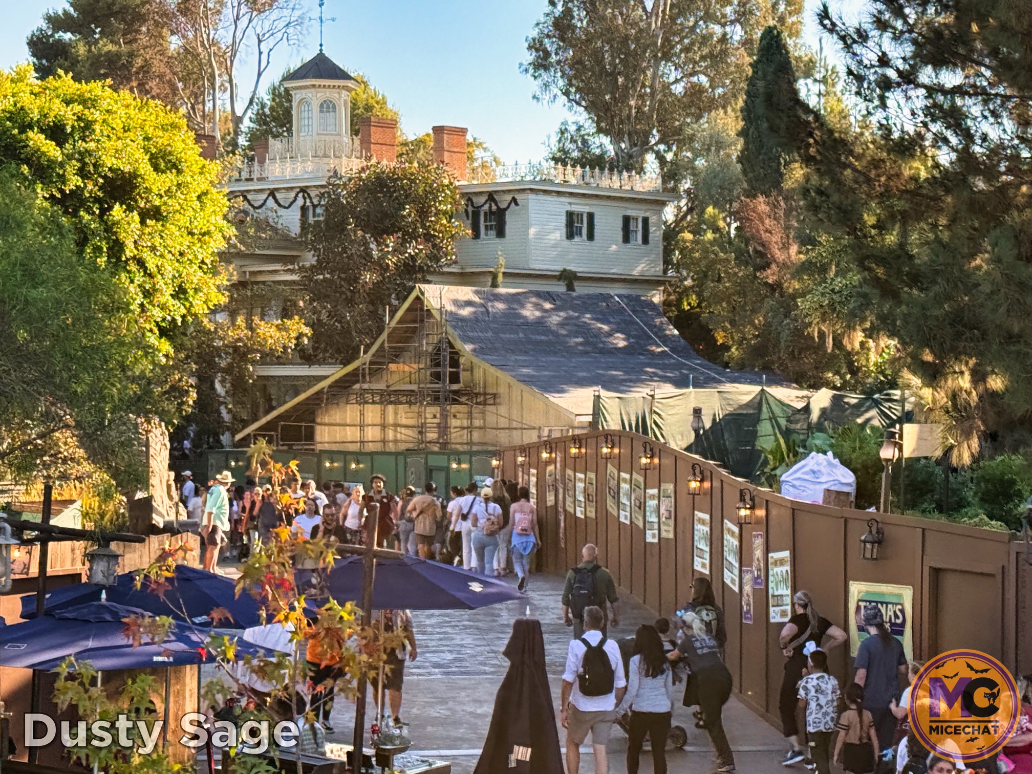 construction haunted mansion gift shop 2 - MiceChat