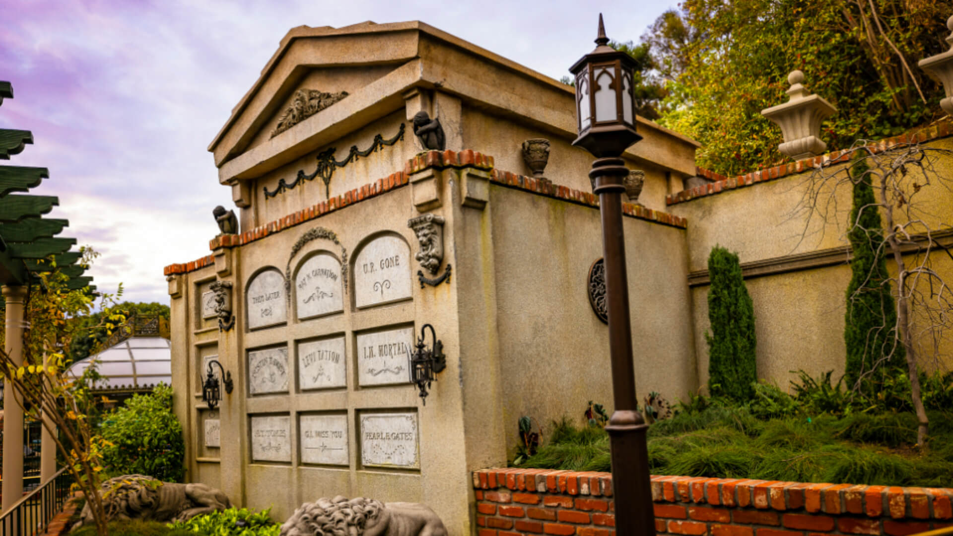 Disneyland New haunted mansion crypt - MiceChat