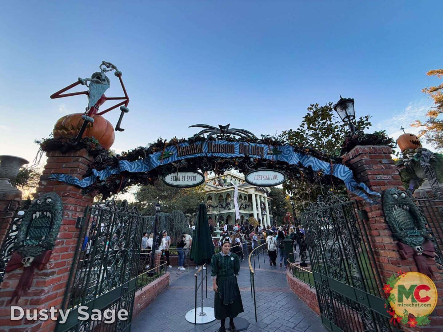 DISNEYLAND UPDATE: Haunted Mansion Secrets, Holiday Hustle & What’s Next!