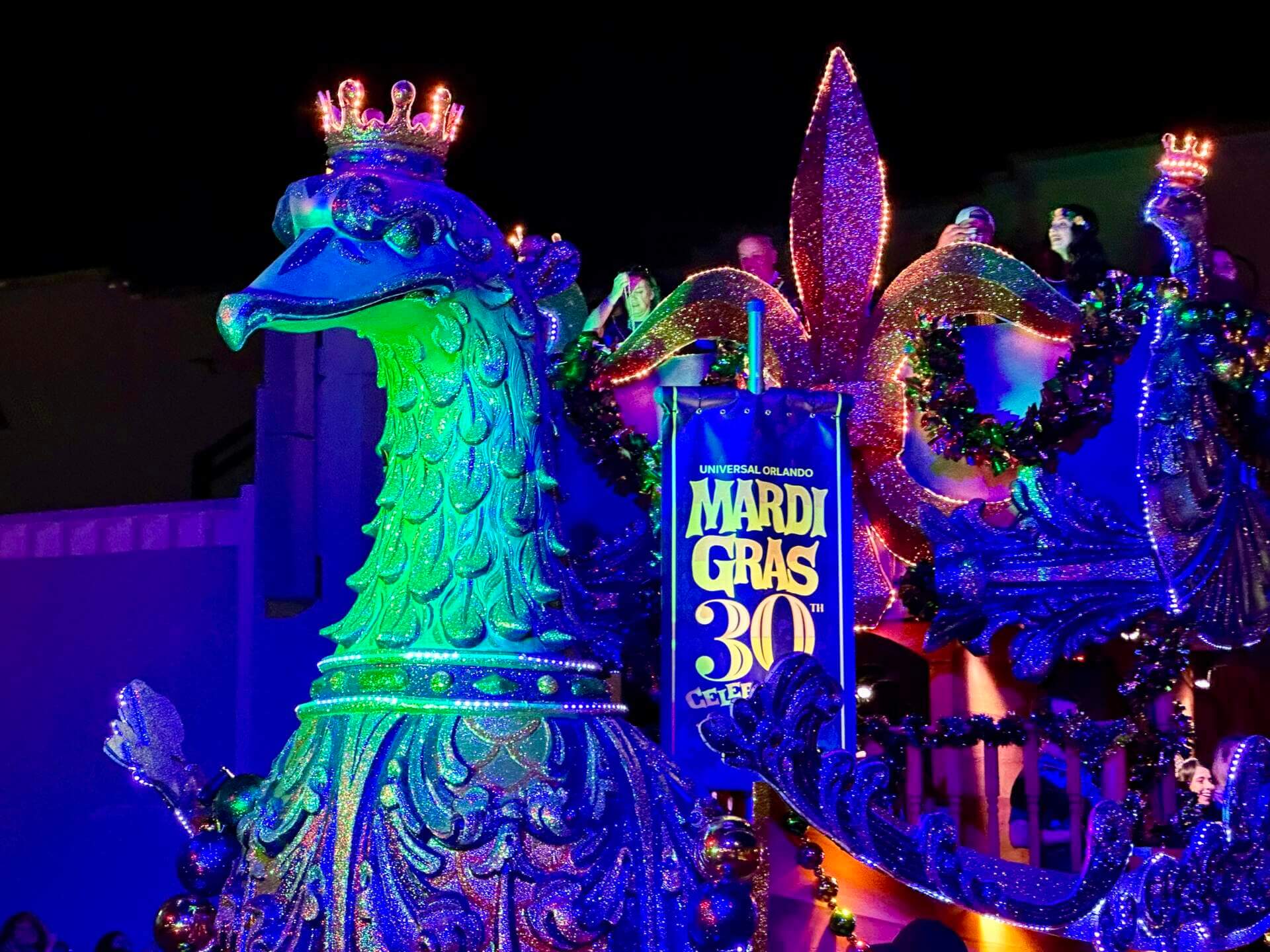 Universal Orlando Mardi Gras 2025 - parade float 30th - MiceChat